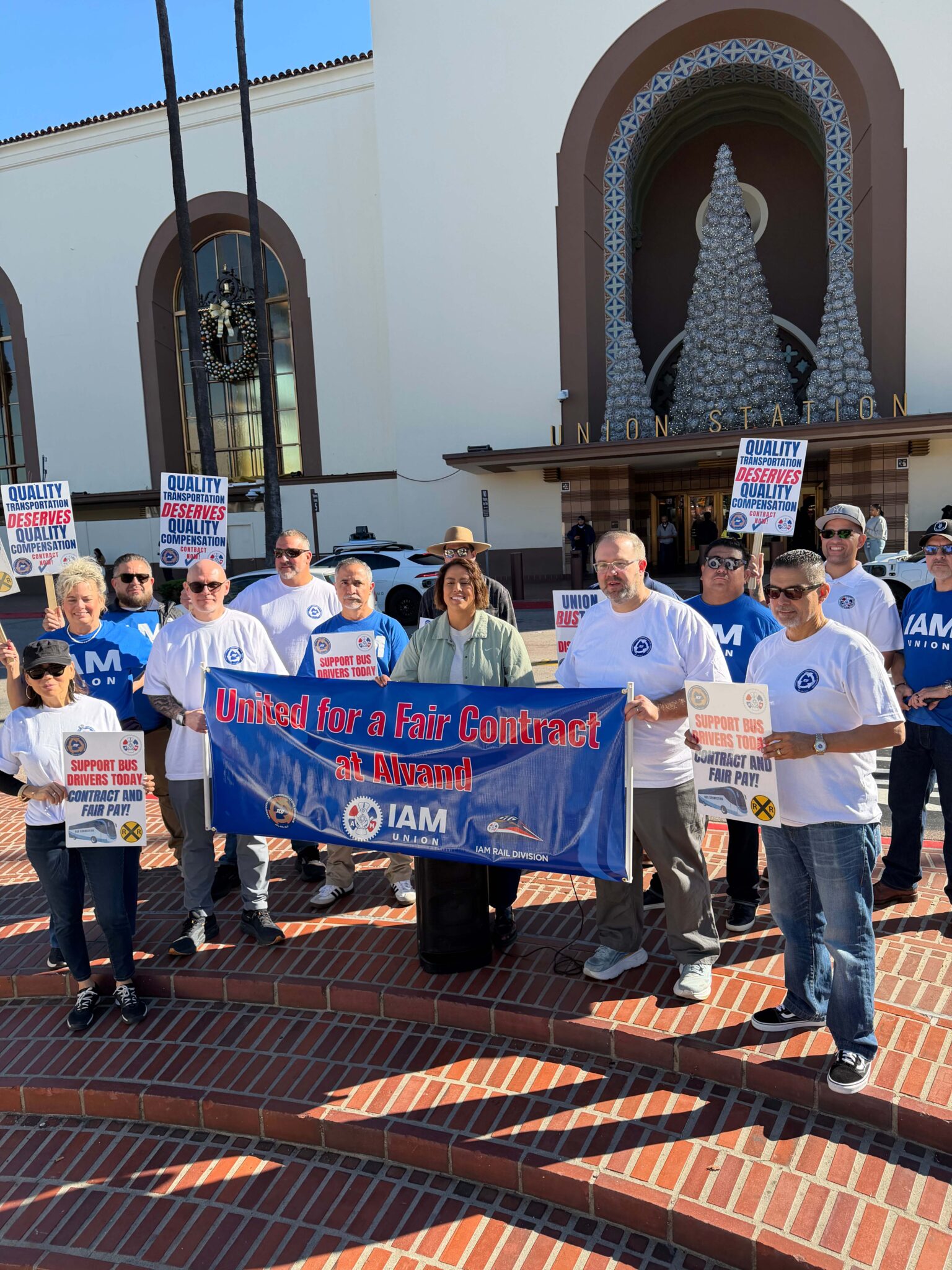 TCU/IAM Holds Informational Picket at Los Angeles Union Station Urging ...